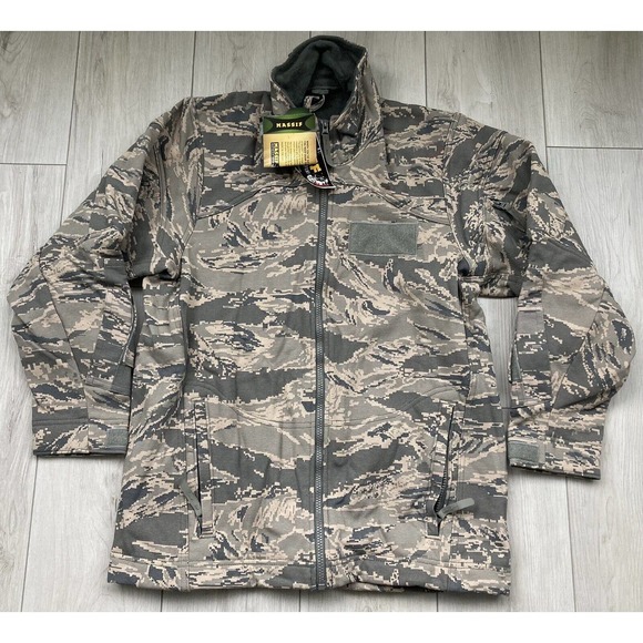 Massif | Jackets & Coats | Nwt Massif Digi Camo Jacket Iwolfire ...